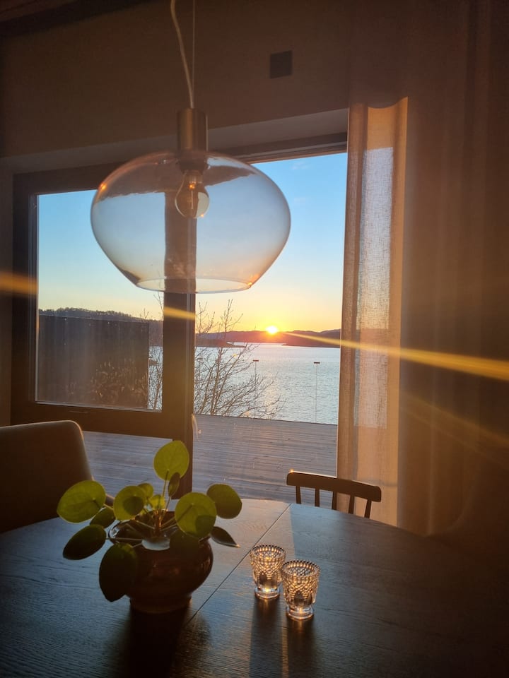 En Perle Ved Sjøen! - Spangereid