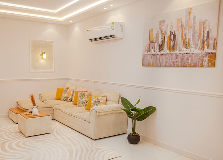 Beautiful Modern Apartment Al Nuzha/ Heraa - 제다