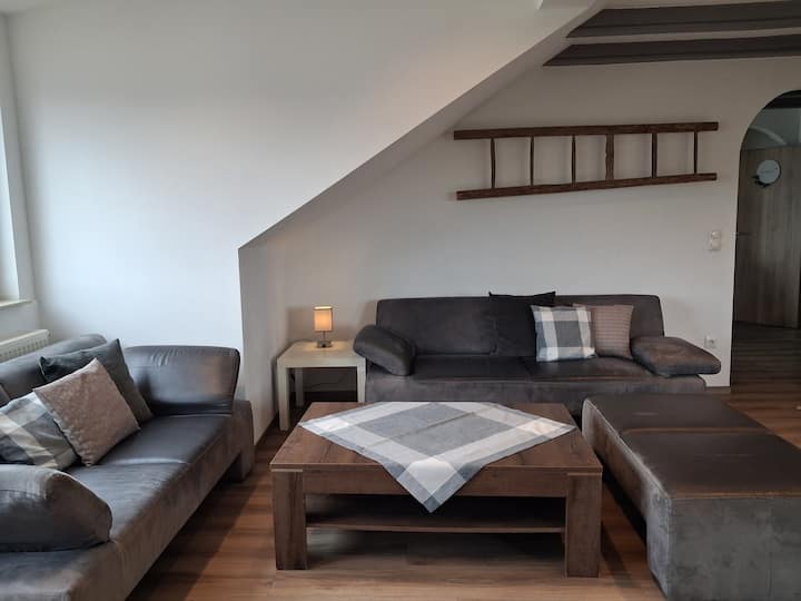 Hereinspaziert!
100qm Dachgeschoss Mit Balkon - Alemania