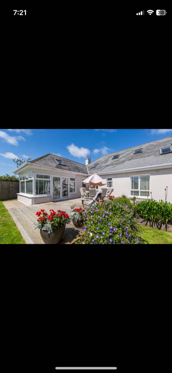 Spacious Newly-refurbished 4-bed House In Rosslare - Rosslare