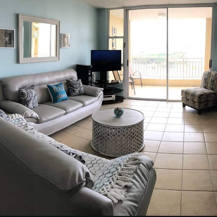 Ocean Retreat Beachfront Condo+ Fast Internet - Fajardo