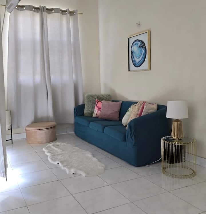Comfy, Spacious Apartment Near The Beach - Worthing
