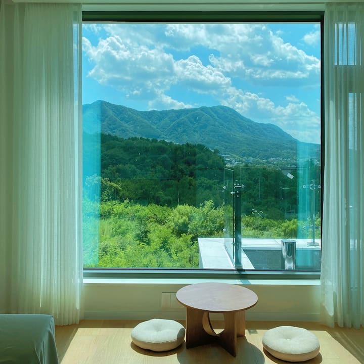 춘천 시내10분 신축 통창뷰 커플펜션 프라이빗 바베큐장 스크린골프 무료 - Chuncheon-si