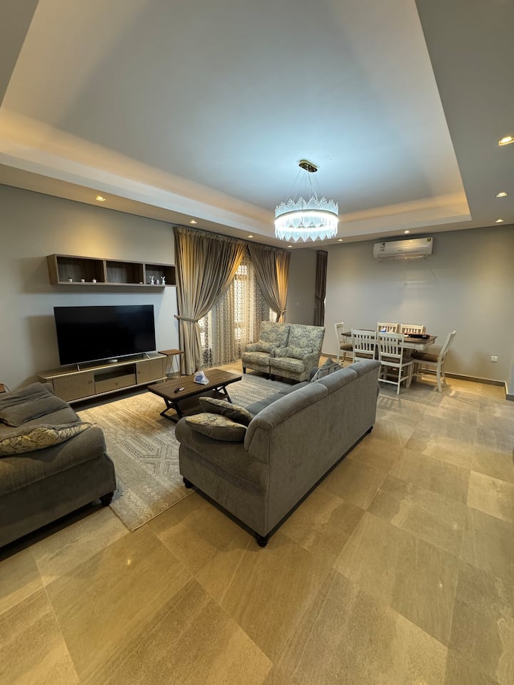 دور اول بموقع مميز وموقف  خاص وثلاث غرف نوم - Dammam