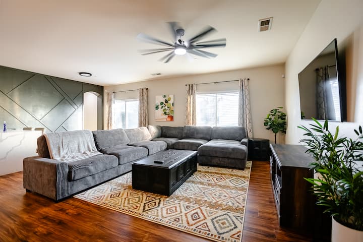 5 Bedroom Beautiful Sw Bakersfield - Hwy 99 Access - Bakersfield, CA