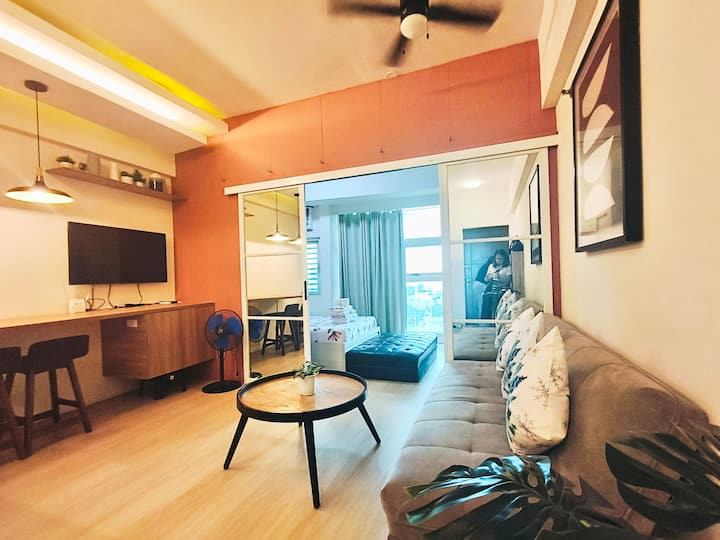 Vibrant 1br City Escape Nr Nightlife/mall/solaire - Quezon City