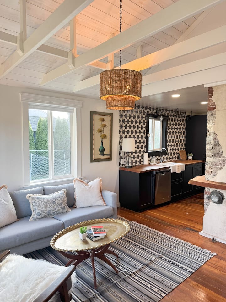 Bremerton Bungalow - Bainbridge Island, WA
