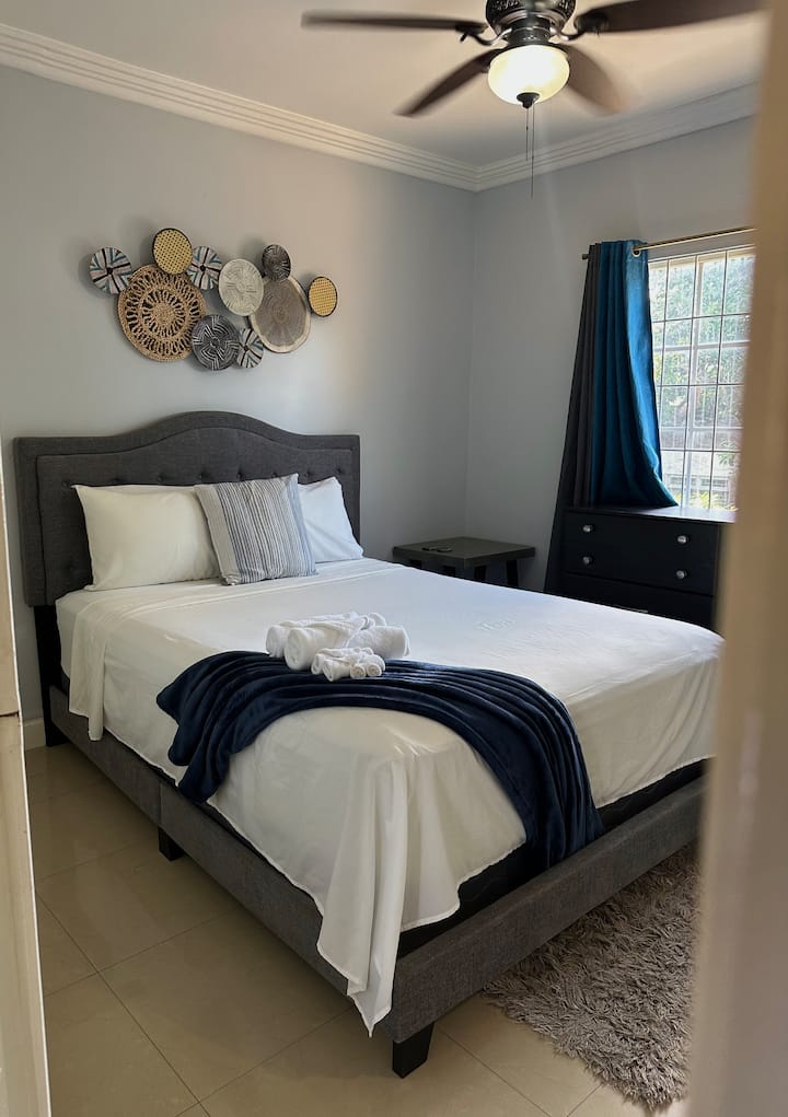 Modern Comfort | 1br - Kingston