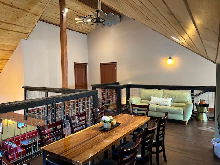 The Tudor Chalet Green Horse Room - Sequim, WA