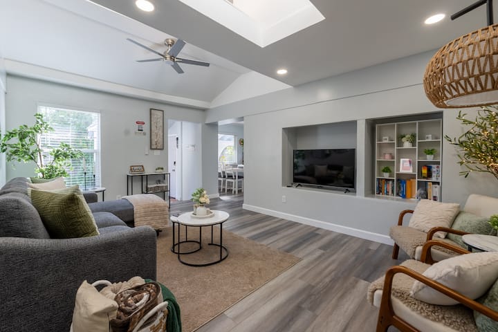Clean & Cozy Sacramento Family Retreat - Citrus Heights, CA