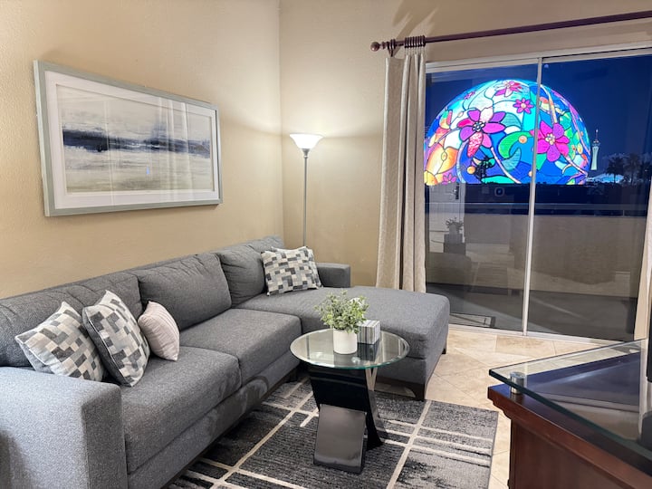 Front Sphere View 1b1b Resort Condo Next To Strip - Las Vegas