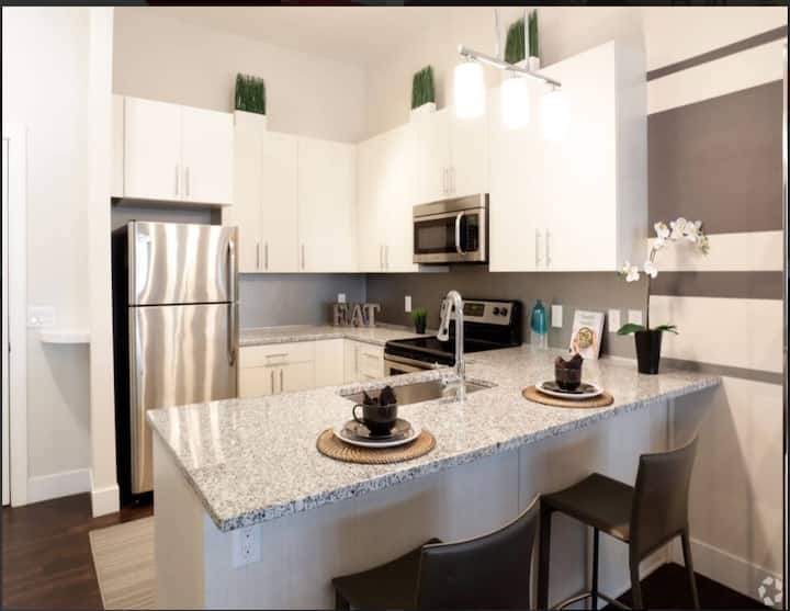 “Charming Getaway Near Philly & Transit - 2br”. - King of Prussia, PA