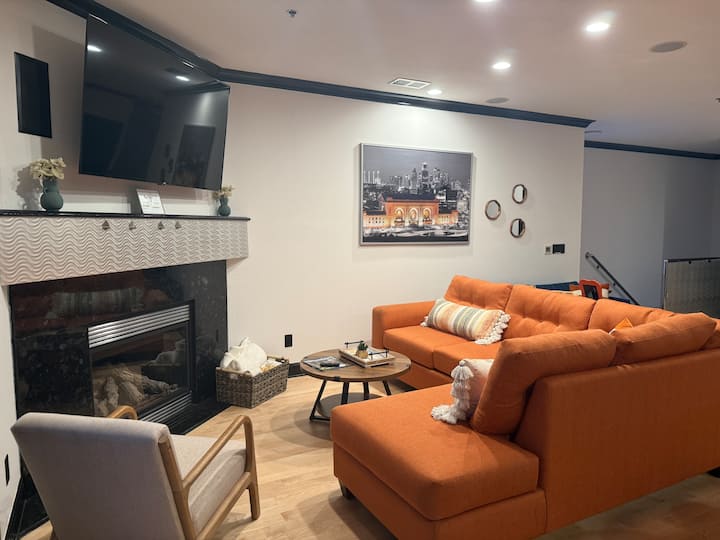 Modern Chic Loft | Shawnee Ks - Shawnee, KS