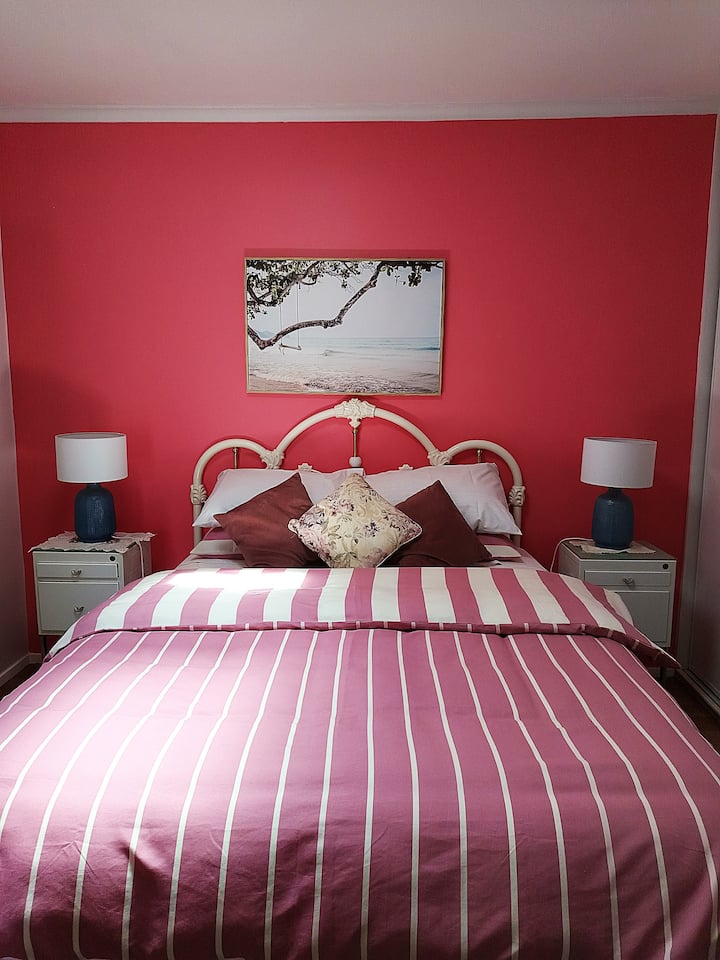 Geelong Worker, Sports & Near Spirit Of Tasmania - Geelong