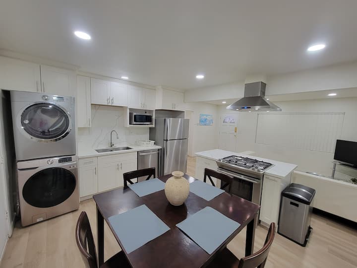 Clean & Modern Sb House - San Bernardino, CA