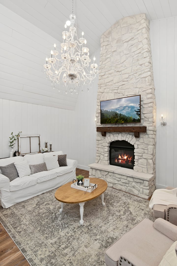 White Barn Retreat - Meridian, ID