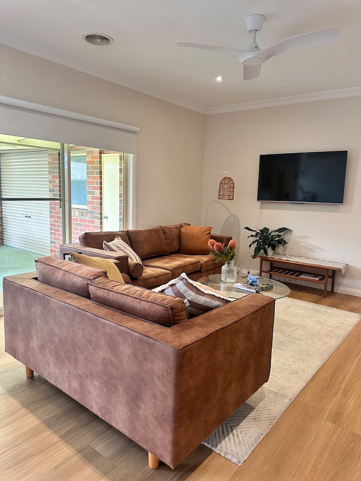 Cosy Family Friendly Space Close To Shops & Parks. - 吉朗