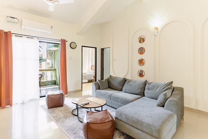 Sukoon- Chic 1bhk • Spacious • 6 Min Walk To Beach - コルバ