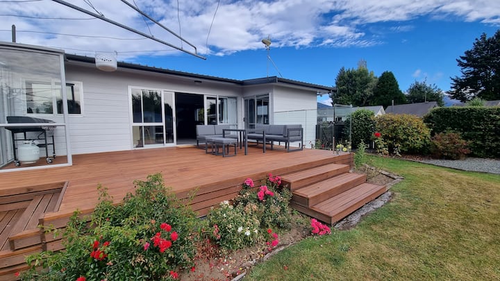 * Spacious Home * Handy Walk To Restaurants! - Fiordland