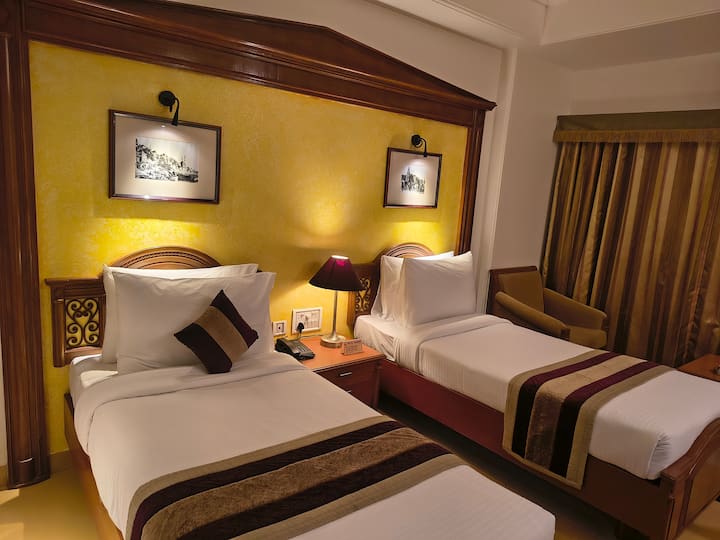 Swastik Homes. (Nr Kashi Vishwanth Temple) - Varanasi