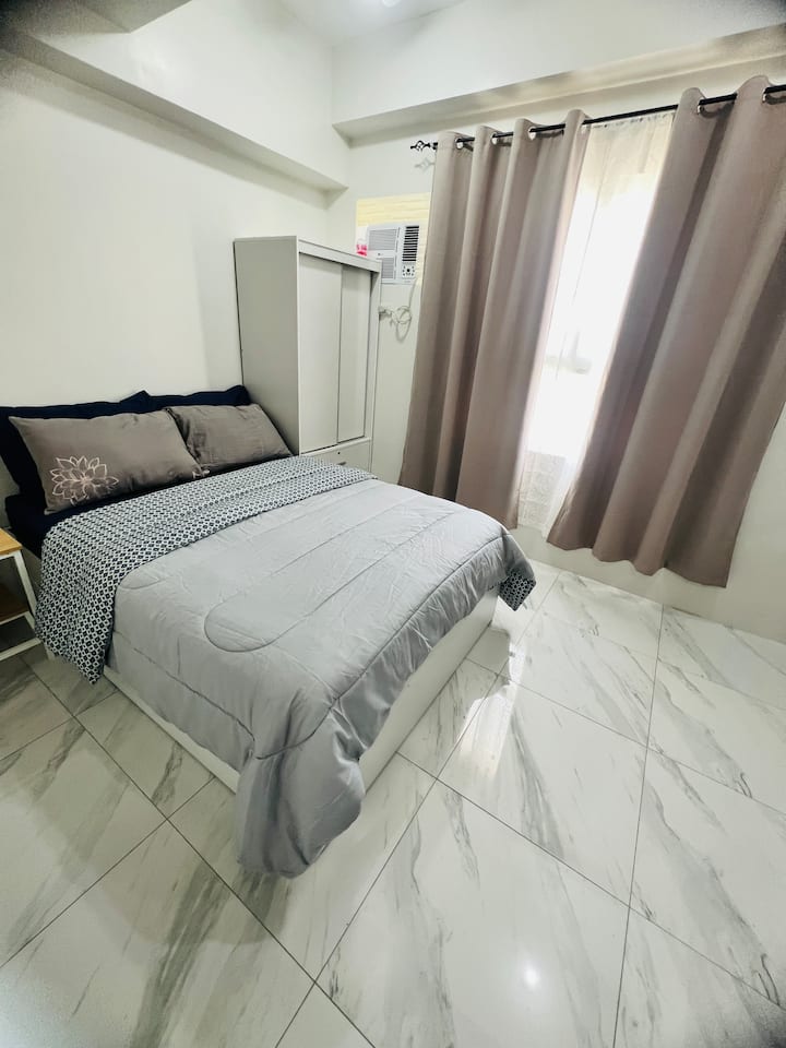 Minimalist Condo W/wifi&netflix - Cebu City