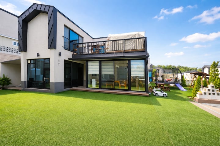 슈슈키즈풀빌라(A동)-실내수영장, 온수무료,실내바베큐,보문단지 - Gyeongju-si