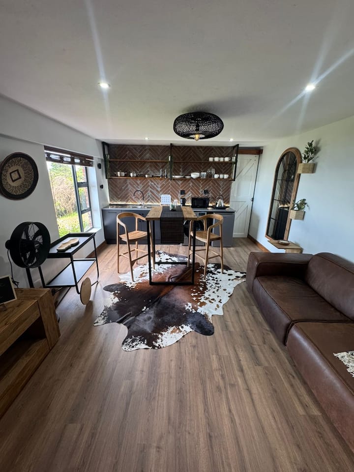 Sunset Luxury One Bedroom - Wilderness