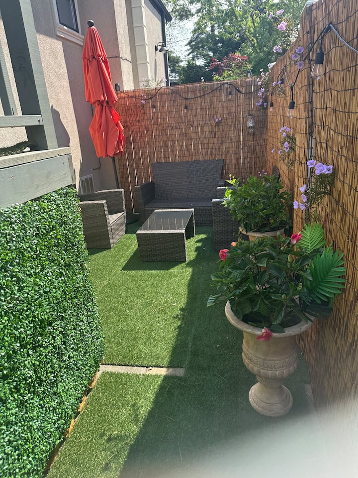 Amazing Stay +Private Patio Deck - 로커웨이 비치
