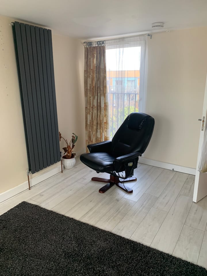 Self Contained Studio With Private Shower/toilet - Londres