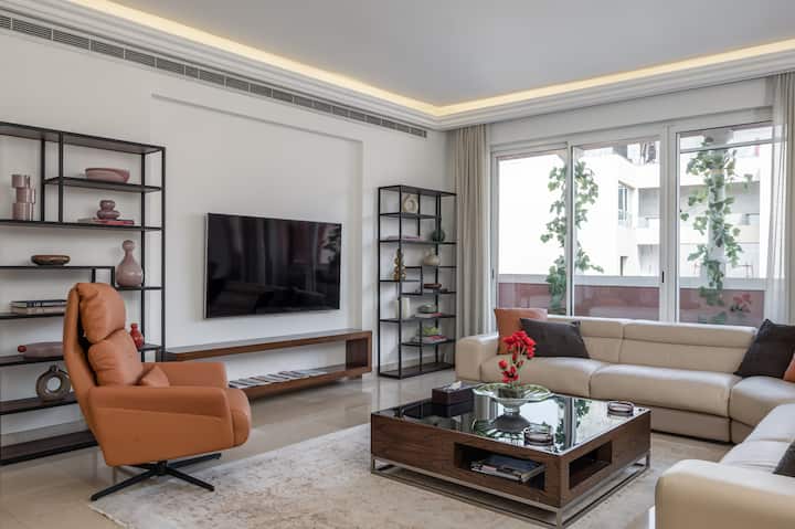 Lovely 2 Bed Penthouse In Saifi Village 24/7 Power - Beirut