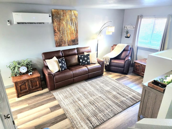 City View Home - Stylish & Renovated - Pocatello, ID
