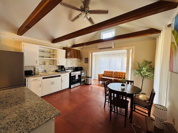 Guest Cottage Central Location! - Jackson, MS