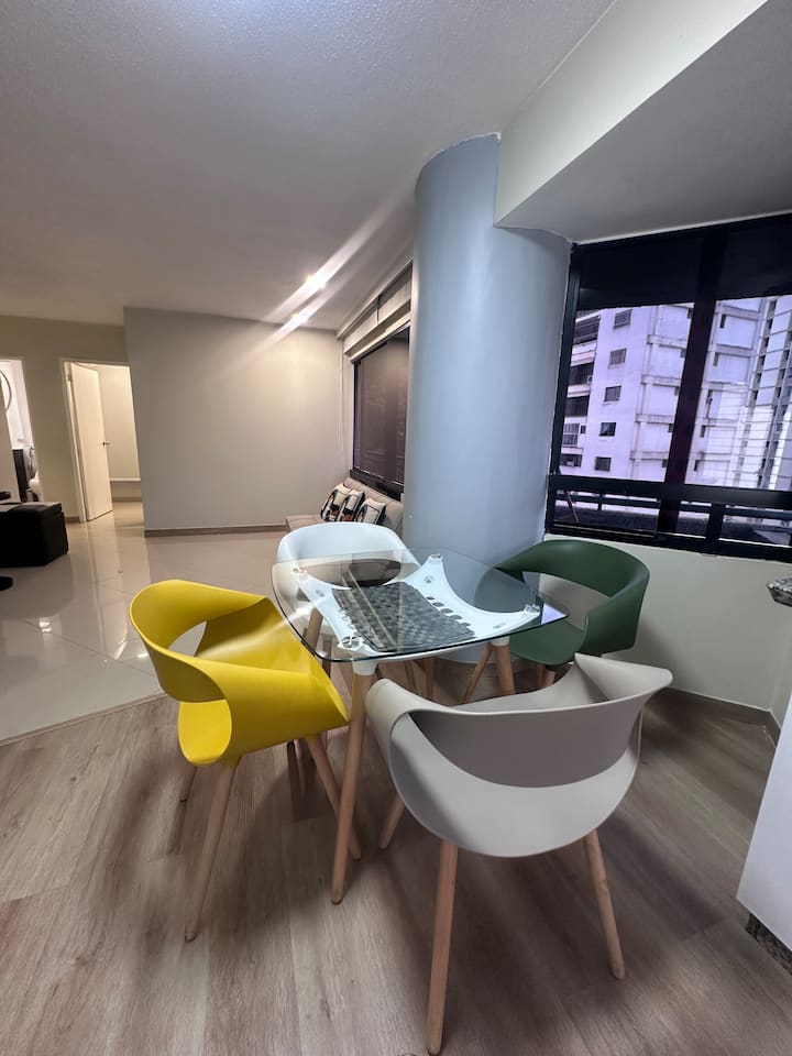 Remodelado Apto En La Florida 4p - Caracas