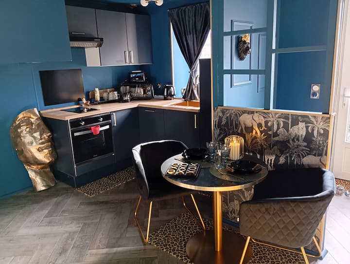 Ma Petite Chambre Parisienne - Combourg