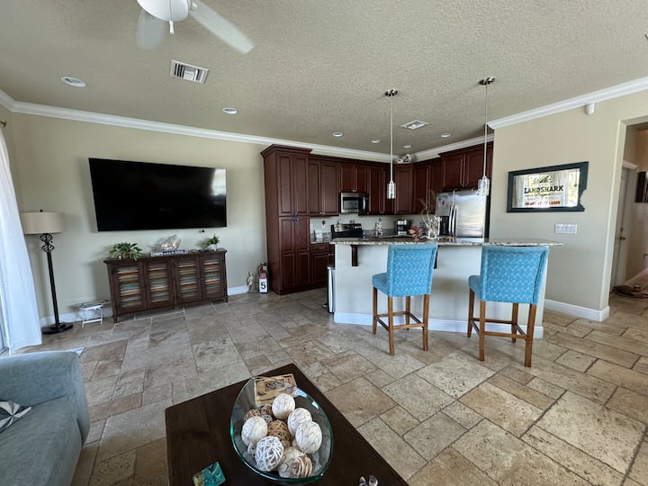 Exceptional Townhome With Pool - Cocoa, FL
