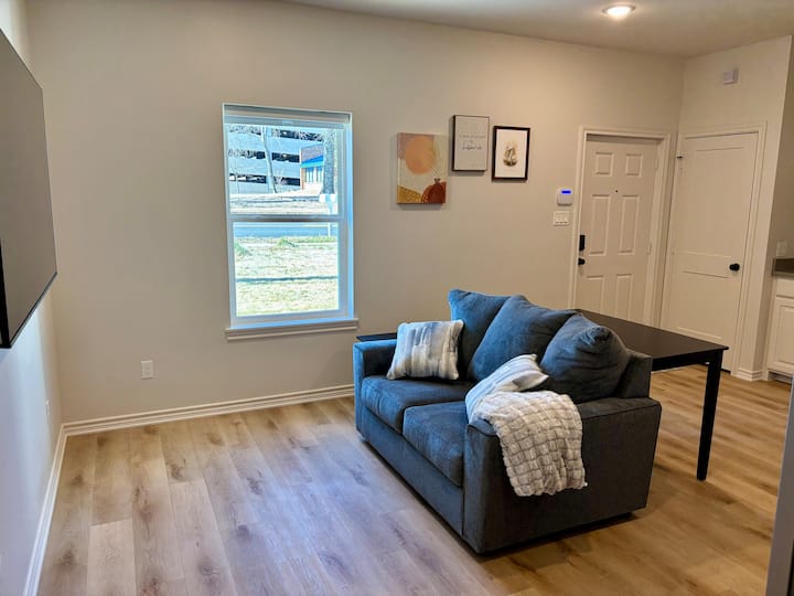 Blue Haven Duplex 2 - 타일러