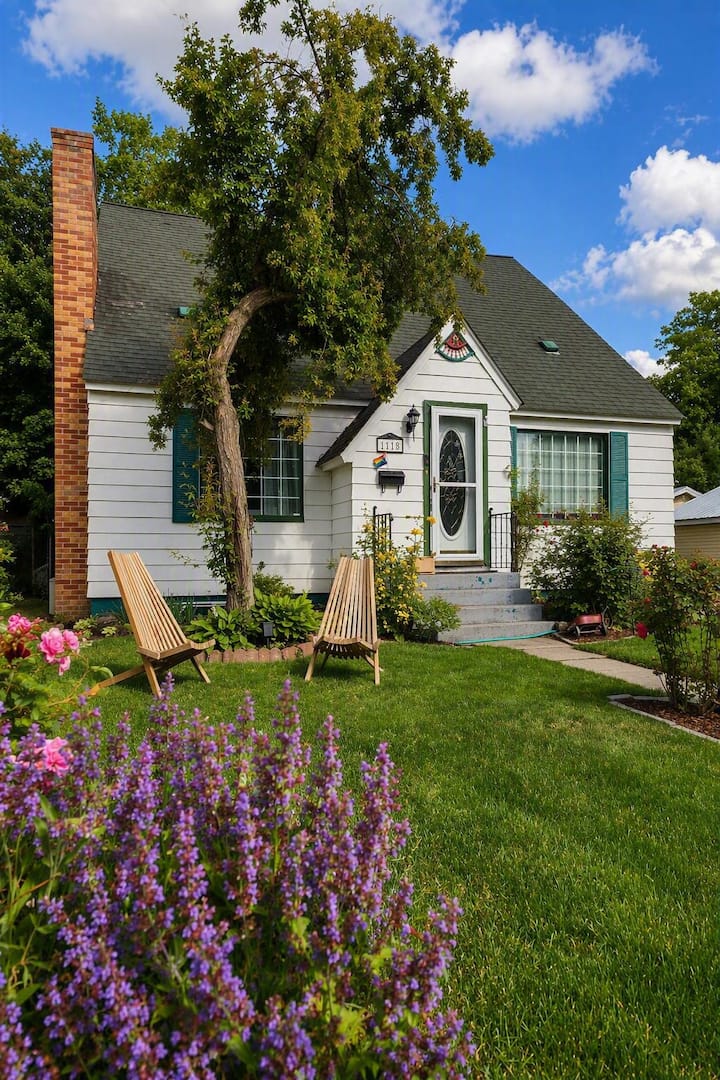 Cape Cod On Cda! Downtown Charmer! Walkable.bikes! - Coeur d'Alene, ID