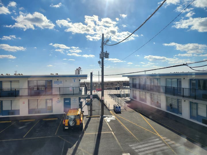Ocean Rendezview- Only Steps To Beach & Boardwalk - Atlantic City, NJ
