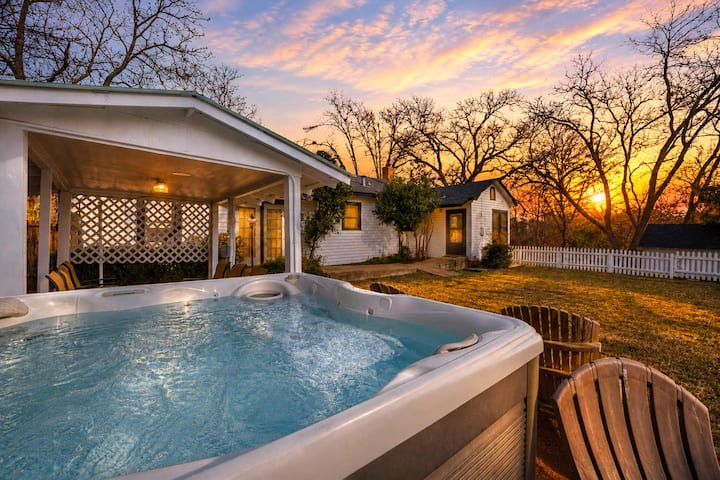 Leicht Haus Hot-tub & Firepit 5 Blks To Marktplatz - Fredericksburg, TX