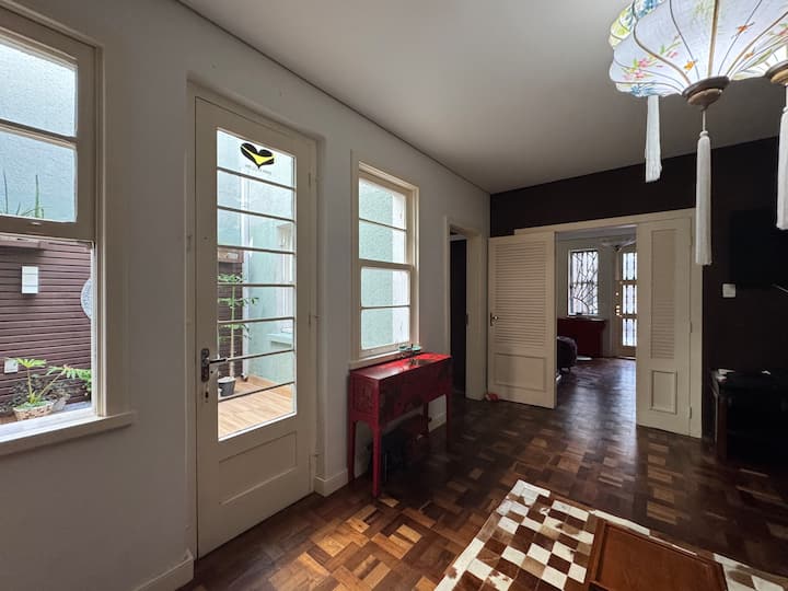 Beautiful Renovated House In The Center +1 Carpark - Curitiba