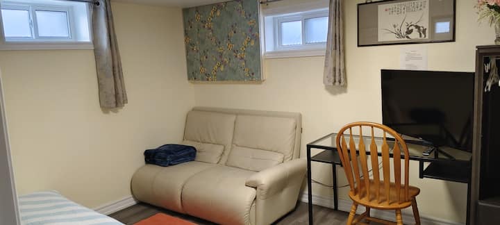 2 Bedrooms Basement Unit  And 1 Free Parking Space - Ontario