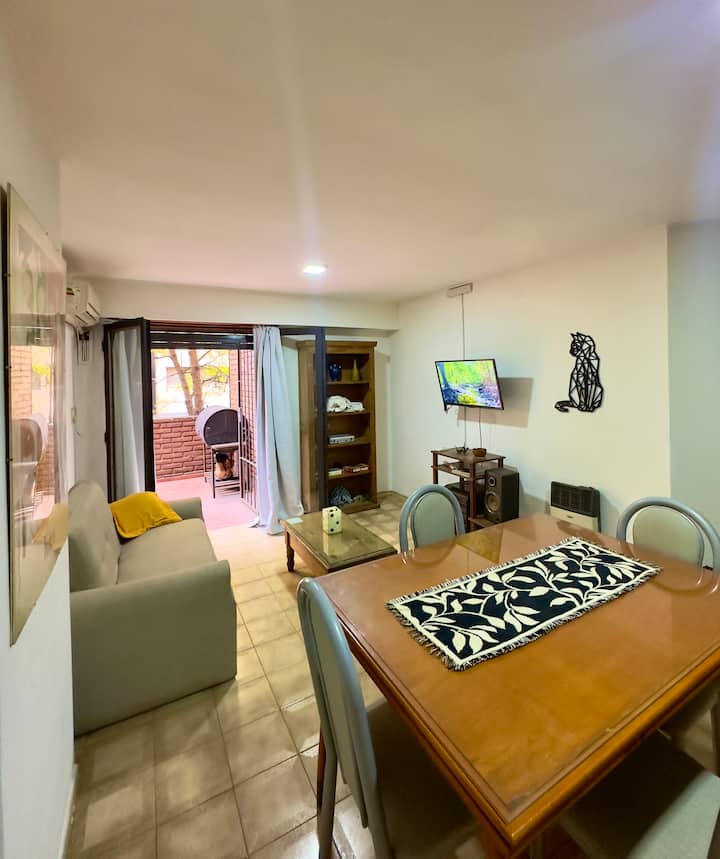 Dpto C/balcón Cerca De Clínicas. - Córdoba