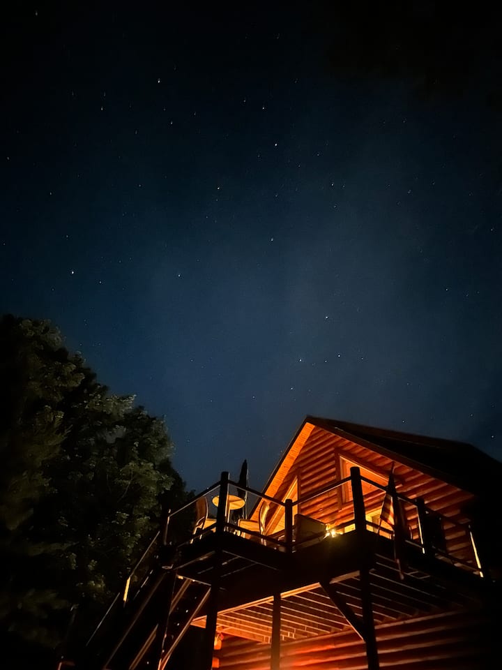 The Hummingbird Lodge At Torch Lake - Torch Lake, MI