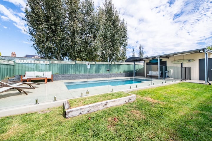 Under The Grapevines With Pool & Bbq - Dubbo