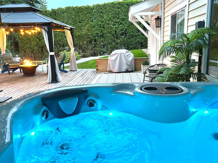 Private Jacuzzi, Lvl 2 Ev Charger, Cozy, Peaceful - Kelowna