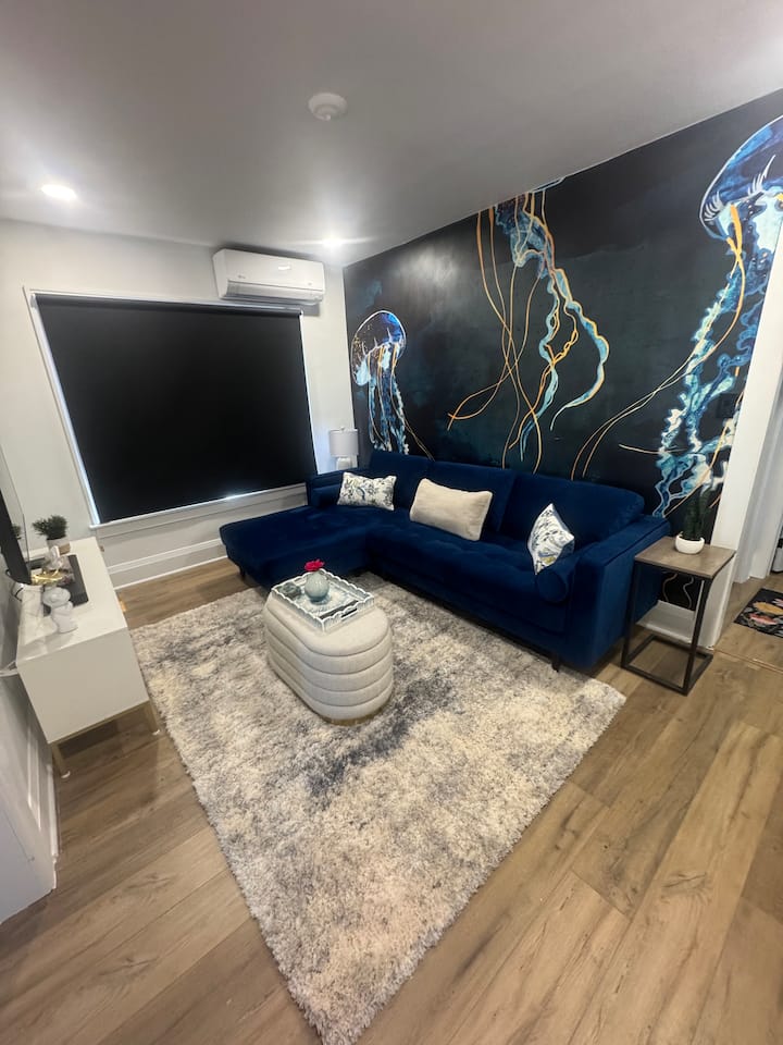 Funky 3 Bdrm Upper Duplex 30% Disc 4 Long Stays - Windsor