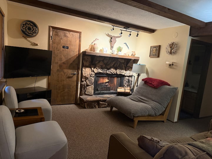 Hollie Mountain Condo | Close Walk To Ski Lifts! - Angel Fire, NM