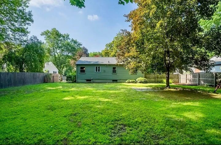 Riverbank Ranch | Cozy, Quiet & Convenient - Springfield Museums
