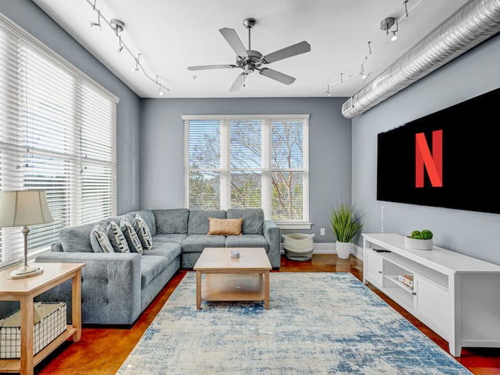 Chic Condo, King Bed, 77″tv, Pets Ok, Near Rtp Hub - Durham, NC