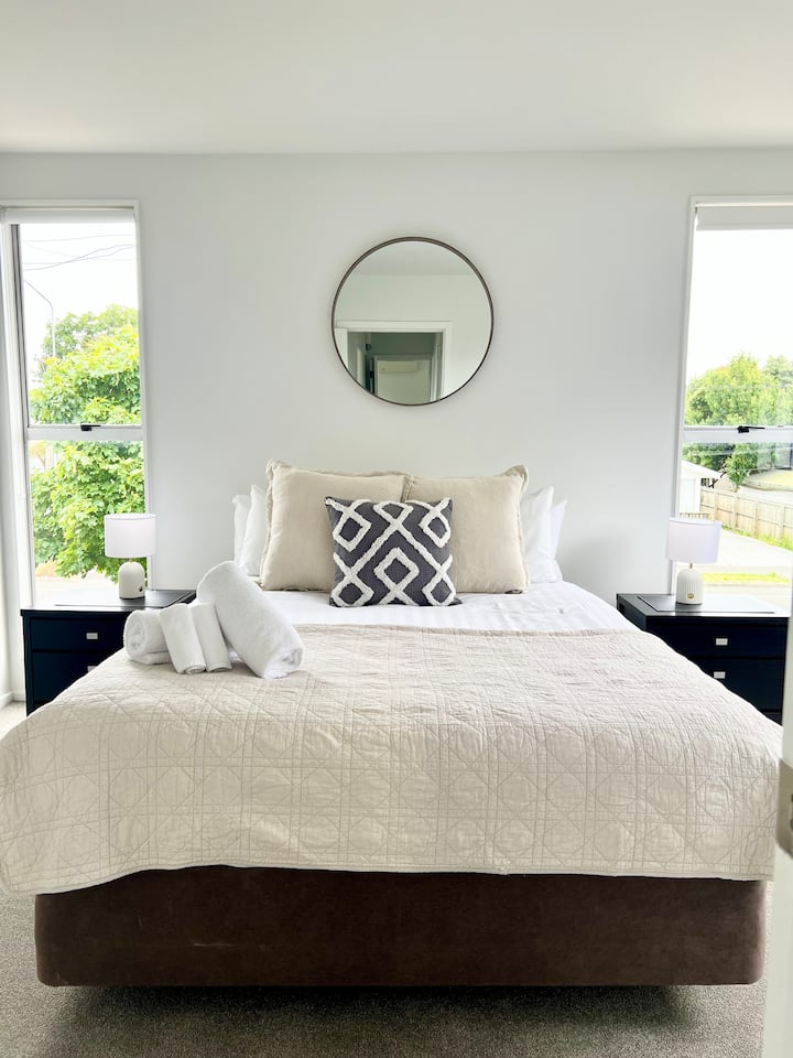 1.5km To City Centre From Cosy Modern Apartment! - Christchurch